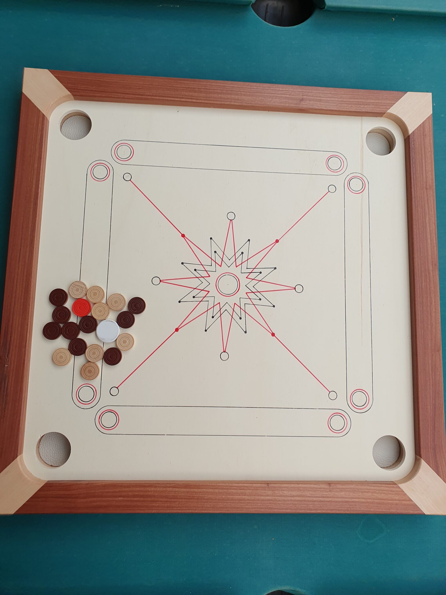 Passionnés du bois: Stage jeu du « Carrom » les 4 et 5 mars 2023